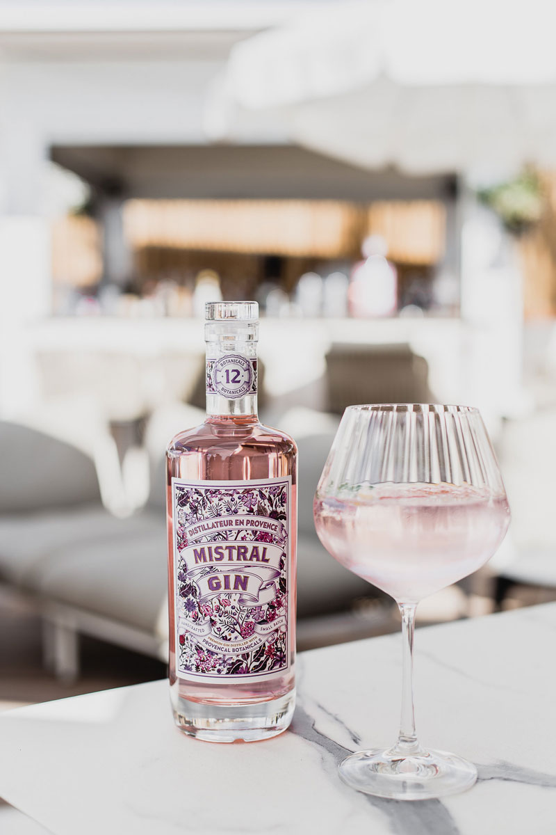 Guillaume Bonnefoi, co-fondateur de MistralGin, le dry gin rosé ...